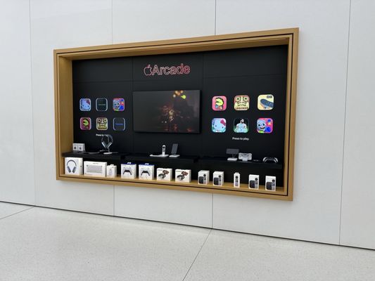 APPLE CRABTREE VALLEY MALL - Updated September 2025 - 28 Photos & 219 ...
