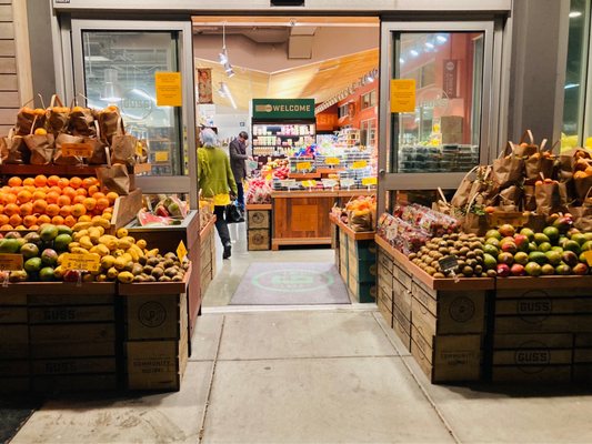 GUS’S COMMUNITY MARKET - Updated December 2025 - 134 Photos & 368 ...