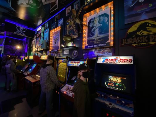 LAST LEVEL LOUNGE - Updated December 2025 - 16 Photos - 72 Dunlop ...