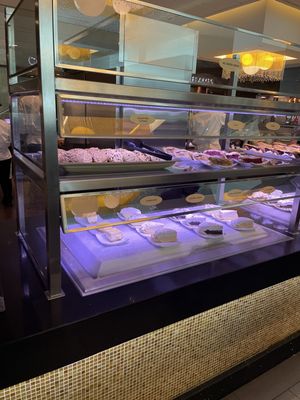 PALACE BUFFET - Updated August 2024 - 160 Photos & 126 Reviews - 158 ...