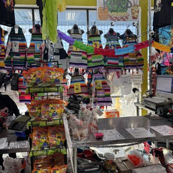 ALAMO CANDY - Updated November 2025 - 214 Photos & 116 Reviews - 1149 W ...