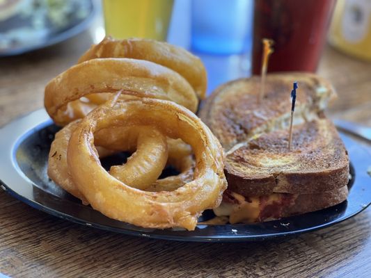 BUMMIE’S ON MAIN - Updated September 2025 - 71 Photos & 46 Reviews ...