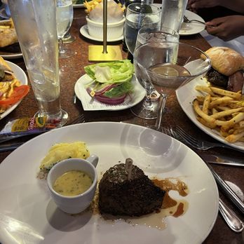 STARK’S STEAK & SEAFOOD - Updated December 2025 - 2060 Photos & 1862 ...
