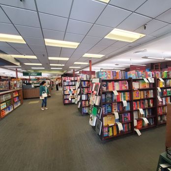 Vroman’s Bookstore - Trusted Since 1894 - Updated July 2025 - 1416 ...