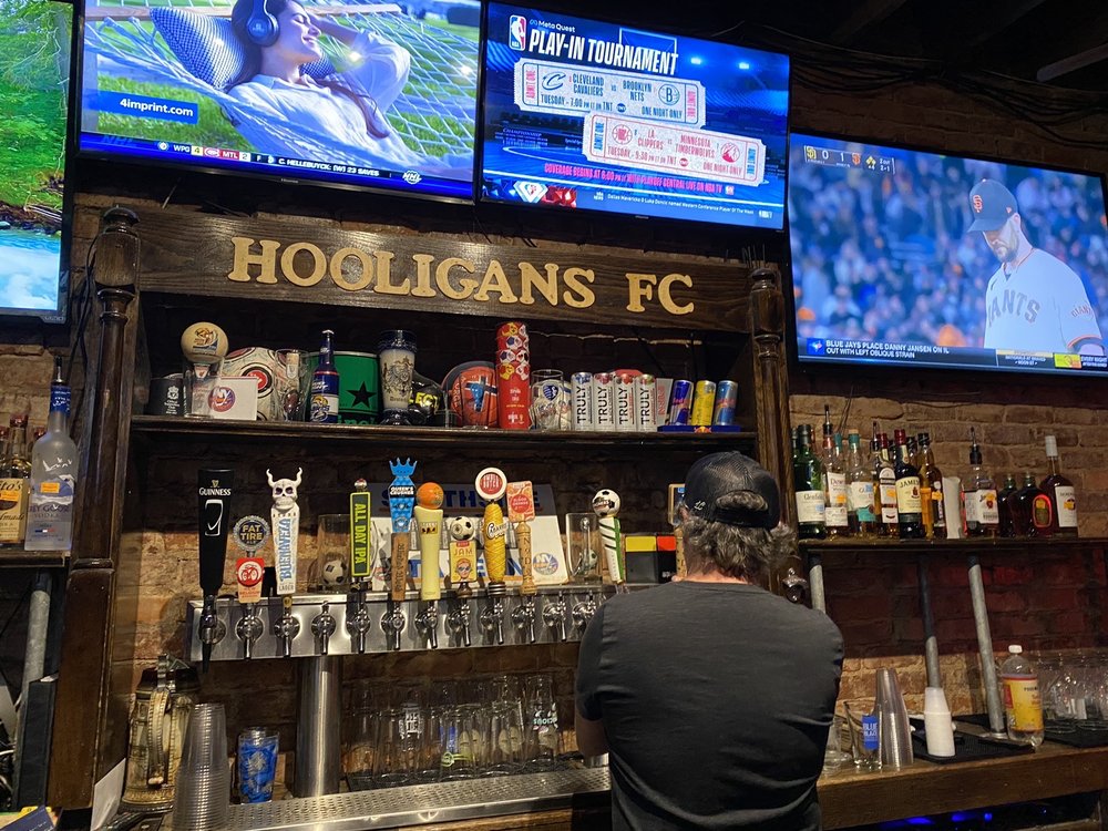 COURTYARD HOOLIGANS - 26 Photos & 49 Reviews - 140 Brevard Ct ...