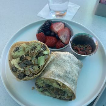 THE ELEANOR - Updated April 2025 - 616 Photos & 387 Reviews - 3207 N ...