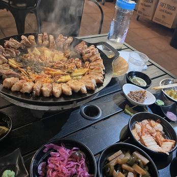 MUN PATIO - Updated May 2024 - 108 Photos & 51 Reviews - 3519 W 6th St ...