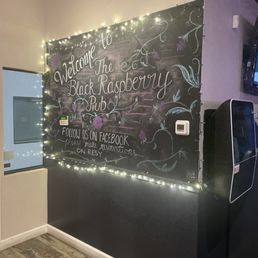 BLACK RASPBERRY PUB - Updated December 2025 - 83 Photos & 137 Reviews ...