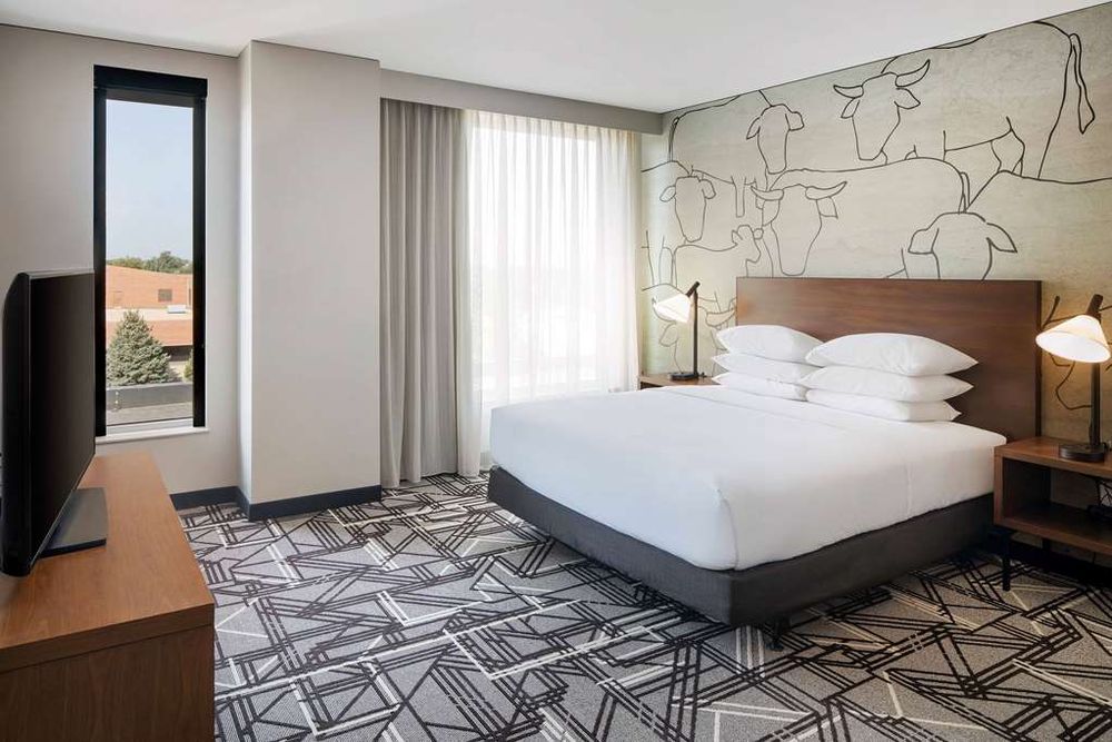 DOUBLETREE BY HILTON GREELEY AT LINCOLN PARK - Updated December 2025 ...