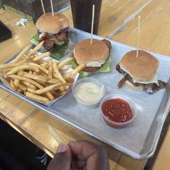 SLIDER INN - DOWNTOWN - Updated November 2025 - 160 Photos & 141 ...