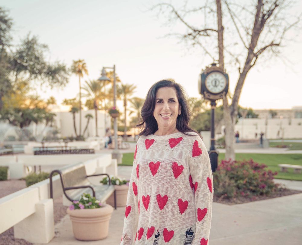 SARI HANDS - 15 Photos - 14362 N Frank Lloyd Wright Blvd, Scottsdale ...