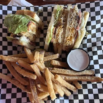 SAVAGE MOOSE SPORTS PUB - Updated October 2025 - 32 Photos & 70 Reviews ...