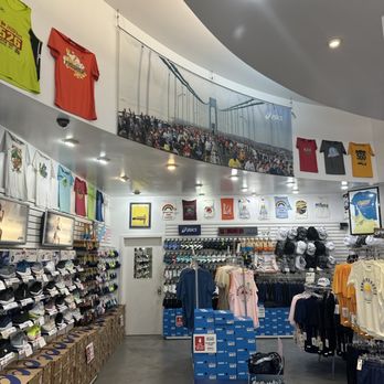 RUNNERS ROUTE - Updated October 2025 - 129 Photos & 169 Reviews - 1322 ...