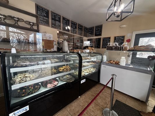 ALVARO BREAD - Updated October 2025 - 14 Photos - 4715 N Front St ...