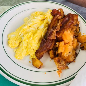 QUAKER DINER - Updated April 2025 - 136 Photos & 156 Reviews - 319 Park ...