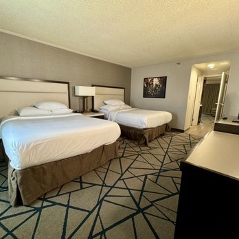 EMBASSY SUITES BY HILTON PORTLAND TIGARD - Updated December 2025 - 434 ...