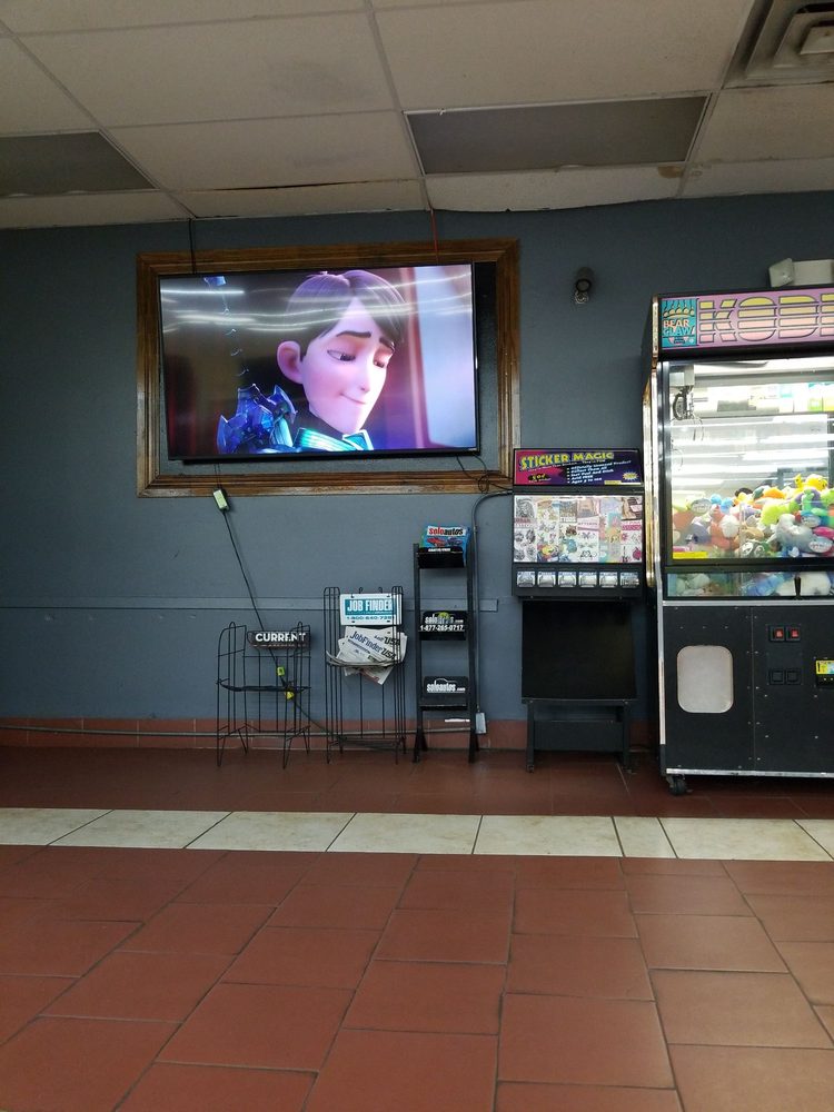 SPINCYCLE COIN LAUNDRY - Updated December 2025 - 4452 W Commerce St ...