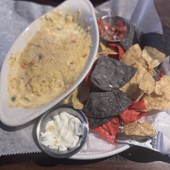 THREE ROSES TAVERN - Updated April 2025 - 53 Photos & 51 Reviews - 105 ...