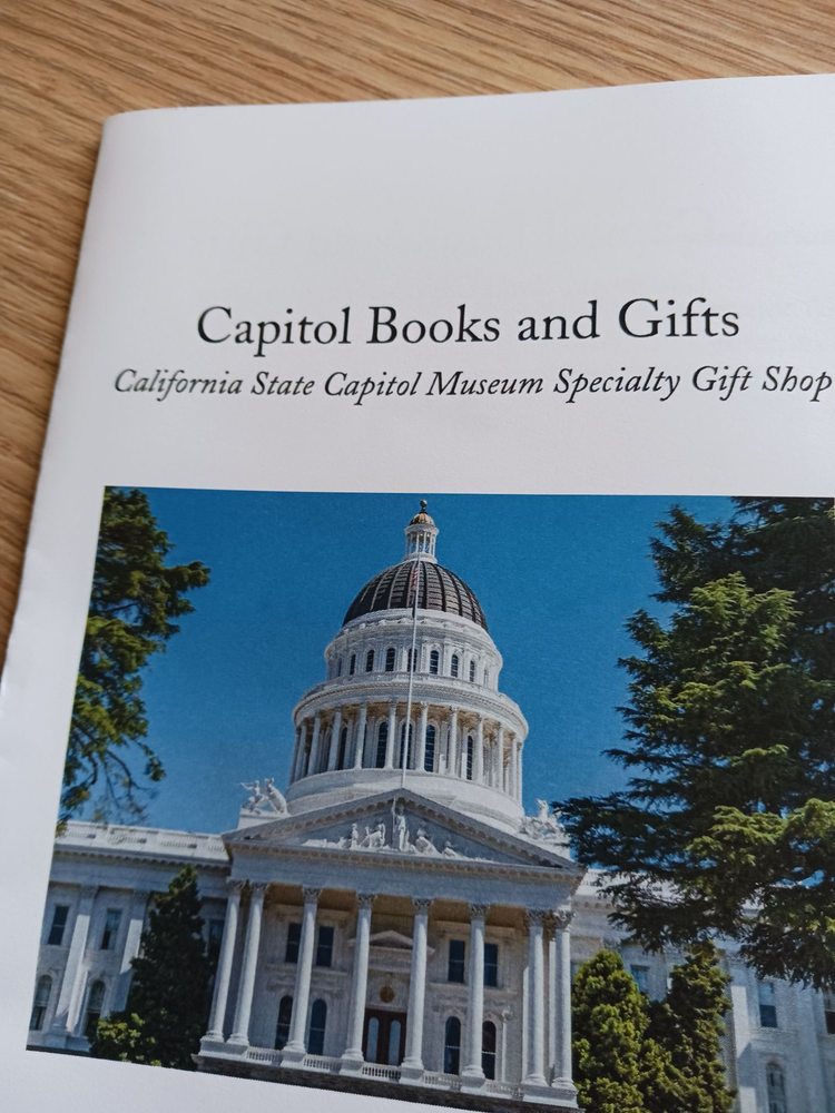 CAPITAL BOOKS - 77 Photos & 87 Reviews - 1011 K St, Sacramento ...
