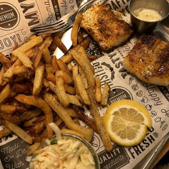 LONGTABLE BEER CAFE - Updated January 2026 - 208 Photos & 152 Reviews ...