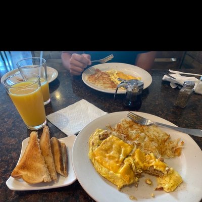 TWO PARTNERS FAMILY RESTAURANT - Updated July 2024 - 17 Reviews - 212 ...