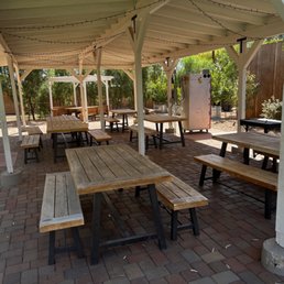 BARNYARD CRAFTHOUSE & EATERY - Updated October 2025 - 422 Photos & 463 ...