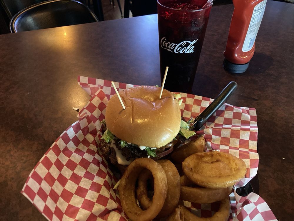 HOG ROCK AT WIPPEL’S TAVERN - Updated January 2026 - 105 W Washington ...