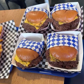 DANKY BURGERS - Updated August 2025 - 36 Photos & 32 Reviews - 618 S ...
