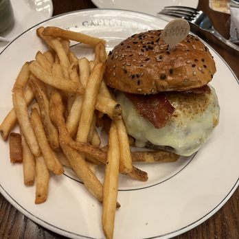 THE CAPITAL BURGER - Updated March 2025 - 1412 Photos & 1024 Reviews ...