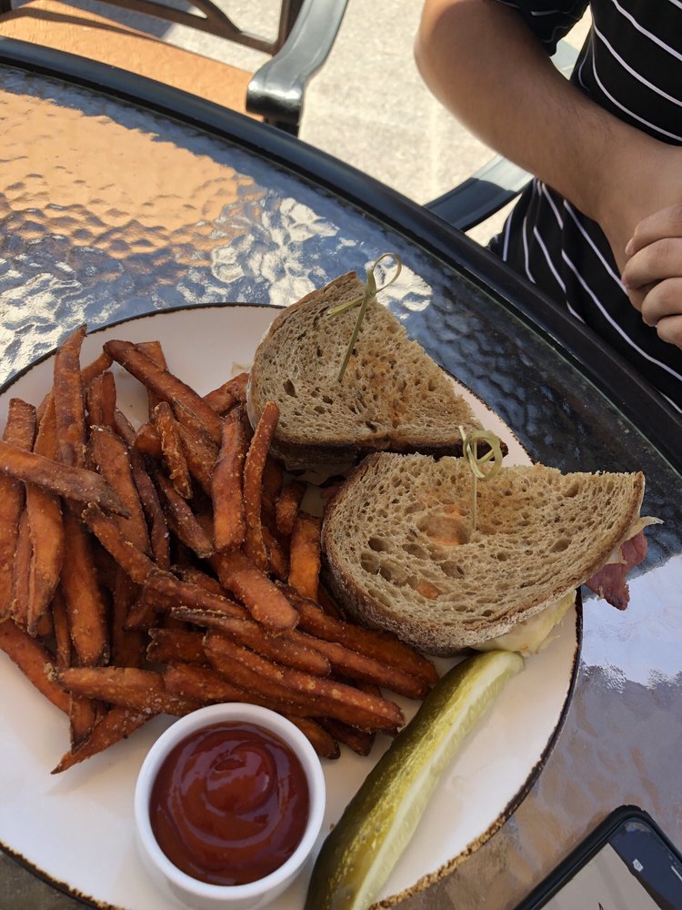 SUN VALLEY CLUB - 31 Photos & 17 Reviews - 200 Trail Creek Rd, Sun ...