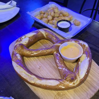 THE KINGDOM BAR & GRILLE - Updated May 2026 - 58 Photos & 44 Reviews ...