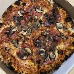 REVOLVER PIZZA - Updated December 2025 - 64 Photos & 65 Reviews - 388 ...