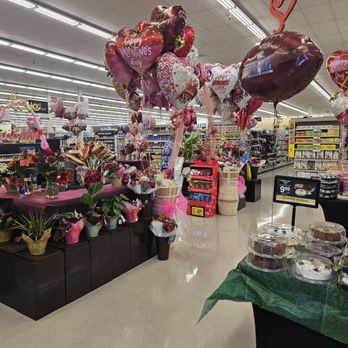 VONS - Updated October 2025 - 67 Photos & 70 Reviews - 6450 Sky Pointe ...