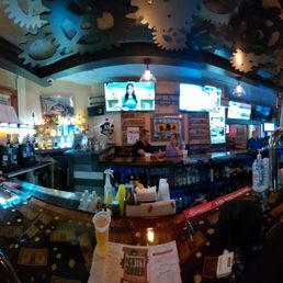 CATTY CORNER NEIGHBORHOOD PUB & PIE - Updated October 2025 - 75 Photos ...