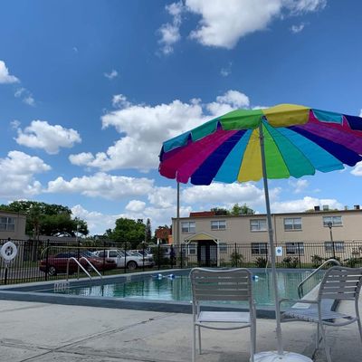 SOUTH RIDGE APARTMENTS - Updated December 2024 - 41 Photos - 440 W Oak ...