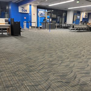 Airport Terminals - DETROIT AIRPORT EVANS TERMINAL - DTW - 69 Photos ...