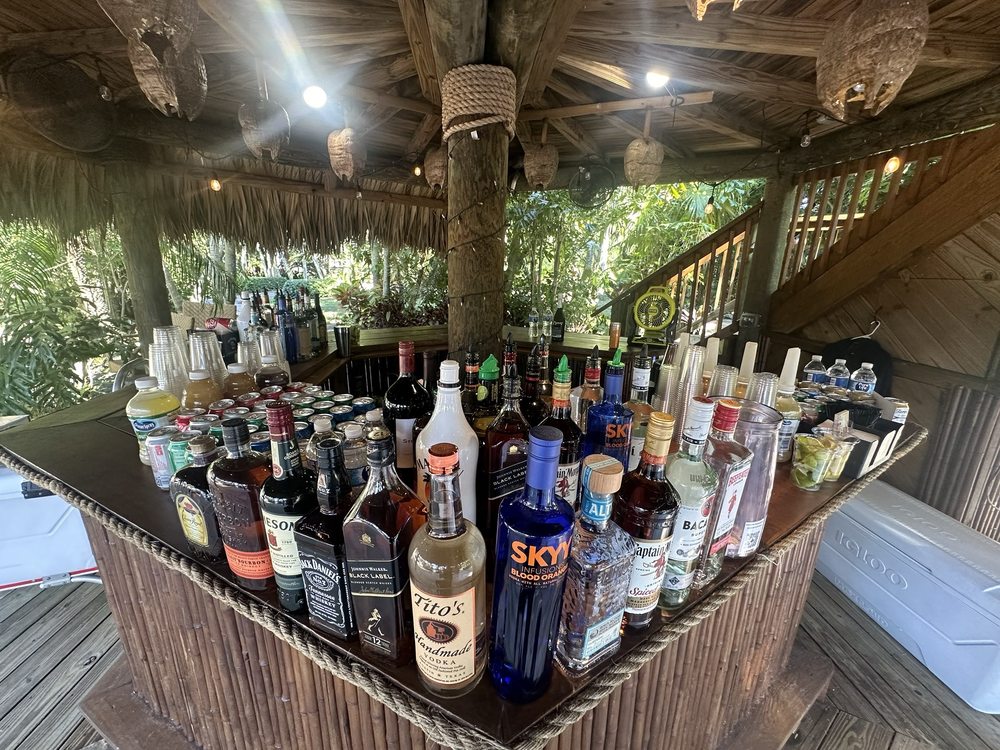 BONNER MOBILE BAR - Updated July 2025 - Request a Quote - 56 Photos - 3250 N US Hwy 1, Fort ...