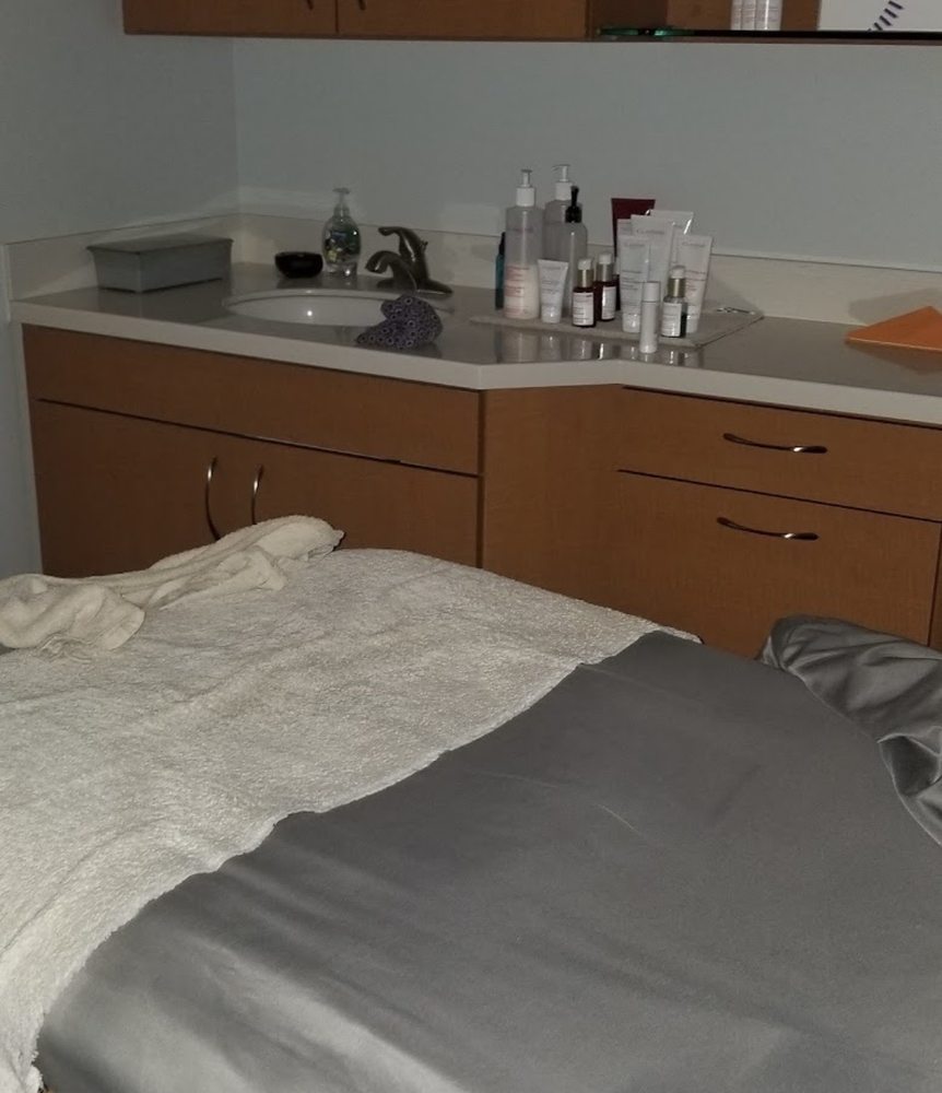 BALANCE DAY SPA - 23 Photos & 38 Reviews - 3111 Battleground Ave ...