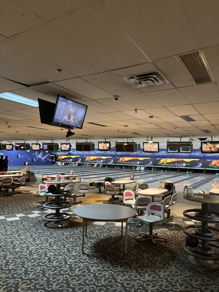 REVS BOWLING & ENTERTAINMENT CENTRE - Updated April 2026 - 75 Photos ...