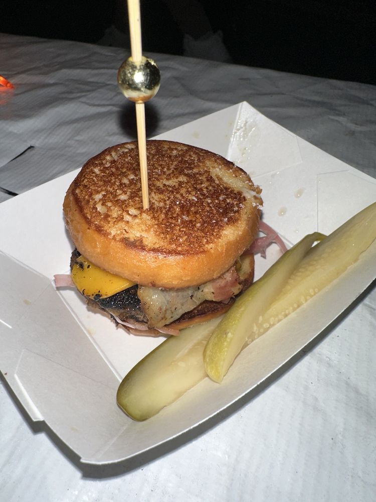 BLUE MOON BURGER BASH - Updated November 2025 - 26 Photos - Pier 86 W ...