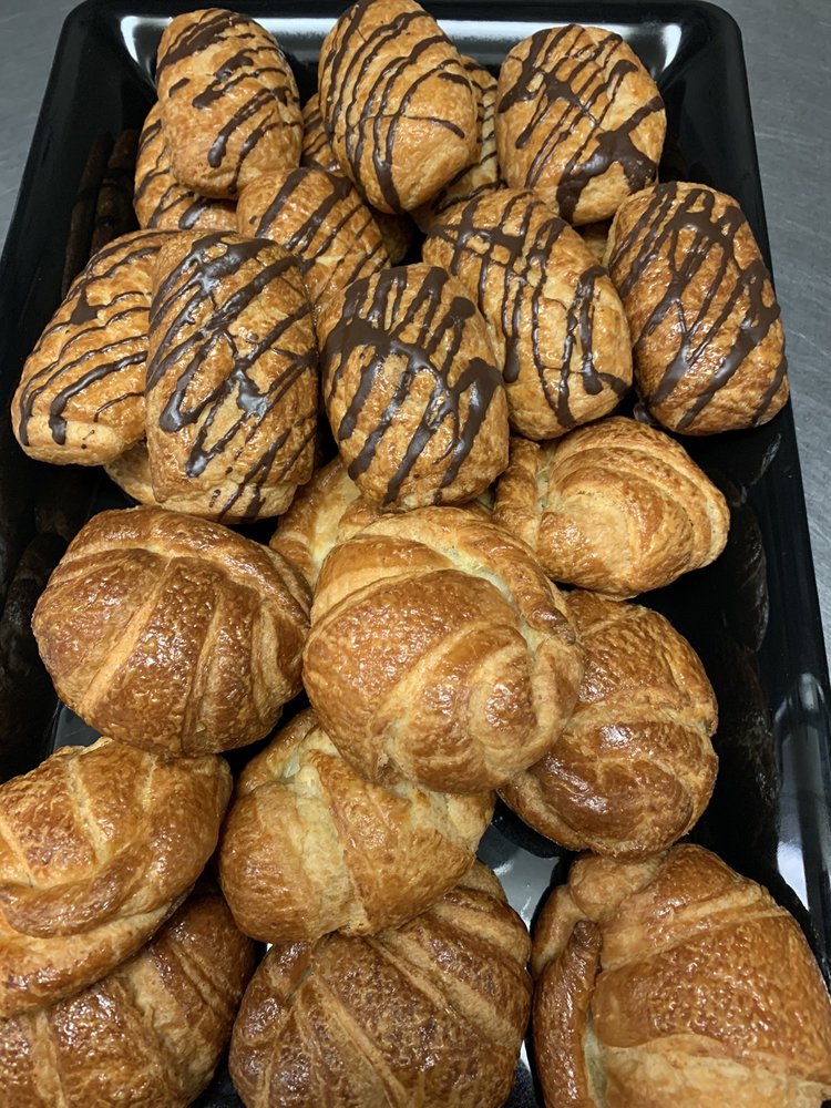 MICKEY FINE GRILL - 151 Photos & 134 Reviews - 433 N Roxbury Dr ...