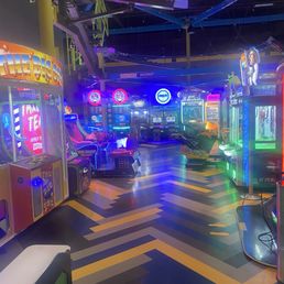 MAIN EVENT NEWARK - Updated October 2025 - 153 Photos & 221 Reviews ...