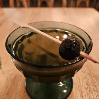 ROE - Updated January 2026 - 55 Photos & 32 Reviews - 207 Unity St ...