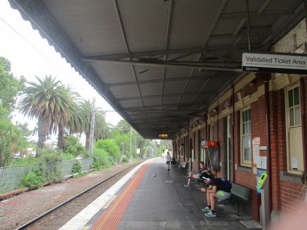 ESSENDON RAILWAY STATION - Updated January 2025 - 11 Photos - Rose St ...