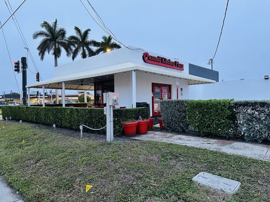 CANNOLI KITCHEN PIZZA - Updated October 2025 - 179 Photos & 250 Reviews ...