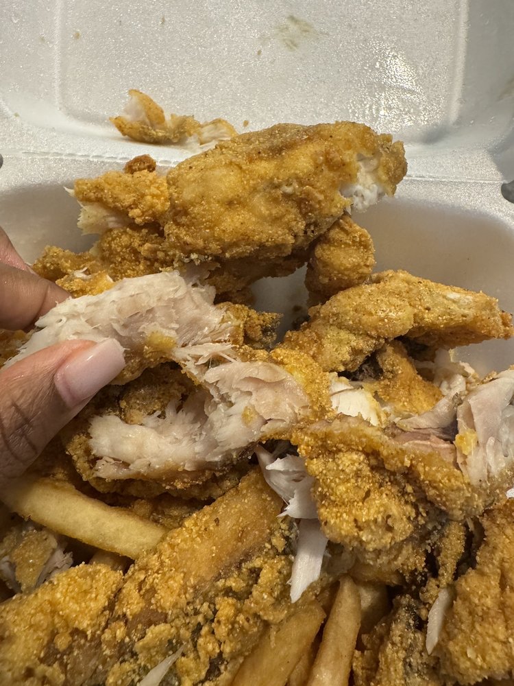 SHARKY’S FISH & CHICKEN - Updated June 2025 - 4019 N Butterfield Rd ...