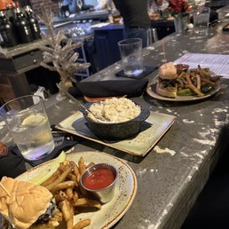BREAKNECK TAVERN - Updated January 2026 - 362 Photos & 414 Reviews ...