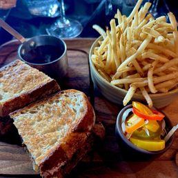 BIRDIE’S - Updated January 2026 - 39 Photos & 26 Reviews - 1300 S ...