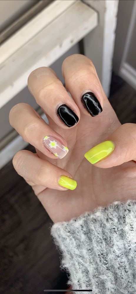 HIDDEN VANITY BEAUTY LOUNGE - 36 Photos - 237 W Ridgecrest Blvd ...