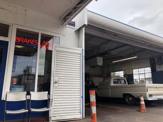 BOB’S PRO AUTO SERVICE - Updated December 2025 - 117 Photos & 158 ...